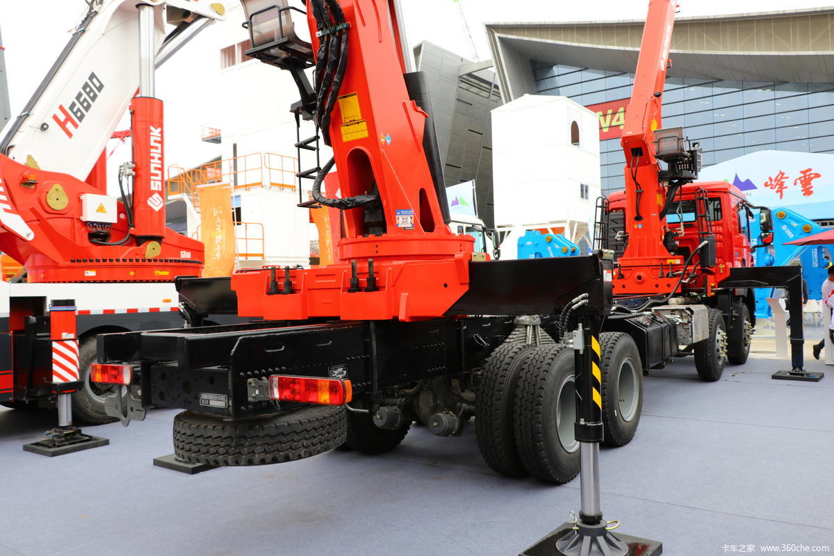 【图】中国重汽 HOWO TX重卡 350马力 8X4 随车起重运输车_卡车之家