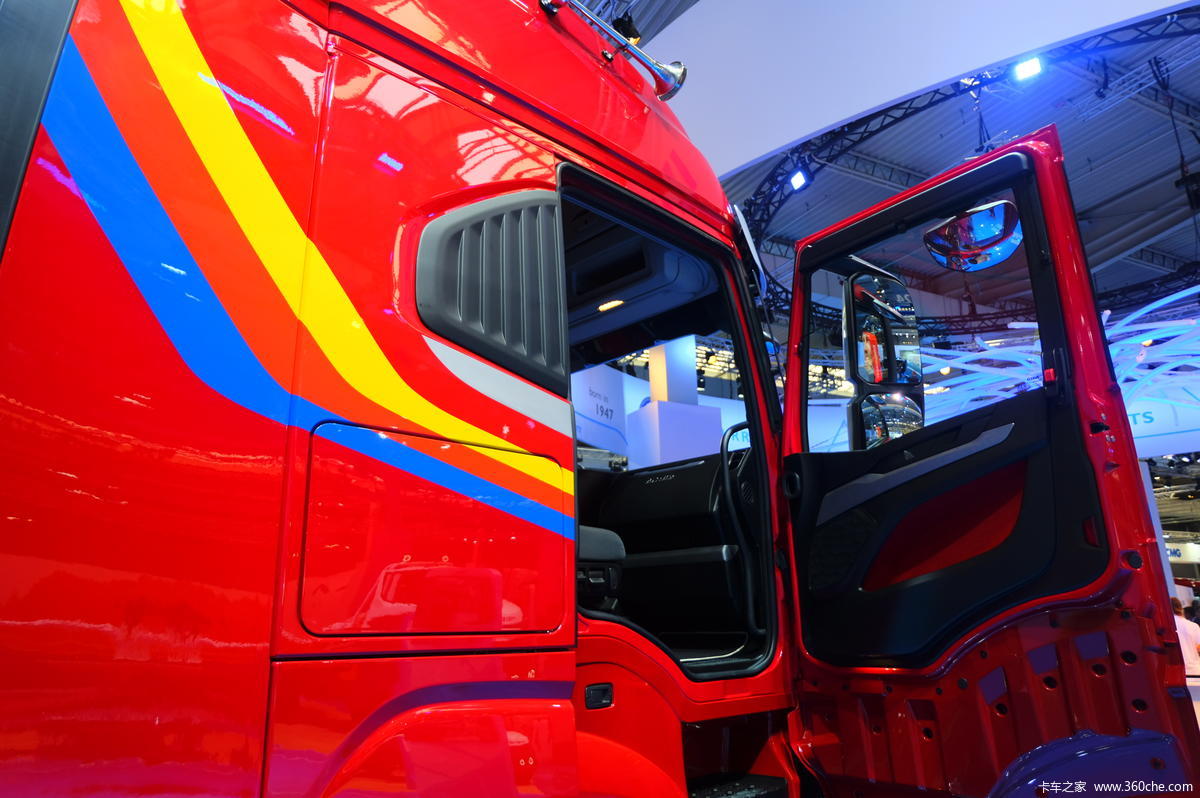 【图】依维柯 S-WAY 4X2 570马力 牵引车_卡车之家