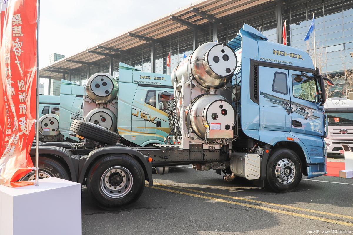 【图】一汽解放 J7重卡 创领版 600马力 6X4 LNG自动档牵引车_卡车之家